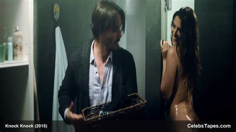 Ana De Armas Threesome Scenes