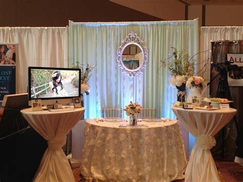 Pretty Wedding Booth At The Premiere Bridal Show Bridal Expo Wedding Show Booth Booth Wedding