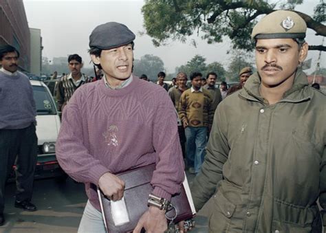 Le Tueur En Série Français Charles Sobhraj Dit Le Serpent Va Rentrer Libre En France