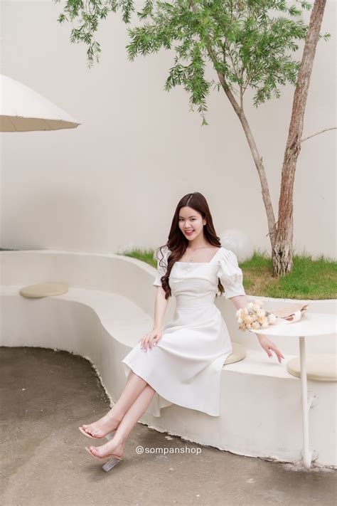 ชุดไปงานแต่งสีขาว เดรสออกงานลุคเจ้าหญิงแขนตุ๊กตา สไตล์มินิมอล สวยหวาน เรียบหรูดูดี ใส่ได้ทั้งงาน