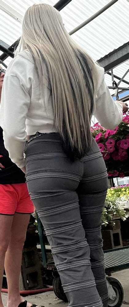 White Pawg In Striped Jeans Face Shot Tight Jeans Forum