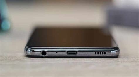 بررسی گوشی A52s میان‌رده‌ای قدرتمند با نمایشگری معرکه