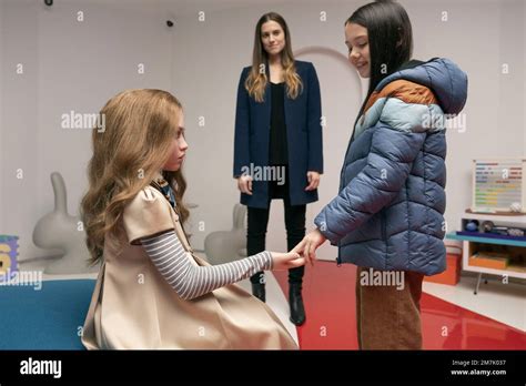 M Gan Megan Amie Donald Allison Williams And Violet Mcgraw Stock Photo Alamy