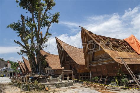 Pemugaran Kawasan Huta Siallagan Samosir Antara Foto