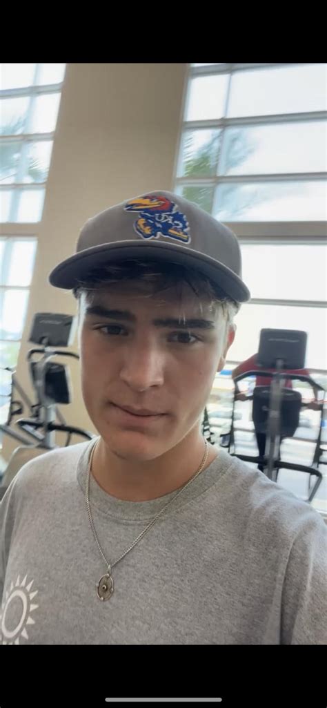 At The Gym R Cuteguys