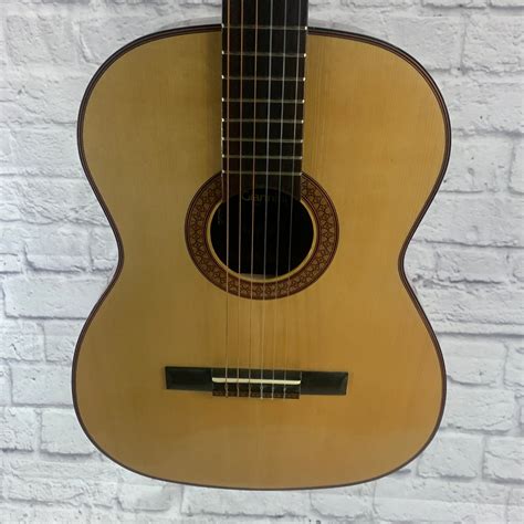 Giannini Awn 85 Classical Acoustic Guitar Evolution Music