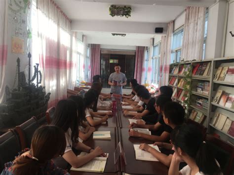 读马列享经典 经管学院举办马列书籍心得交流会 范蠡商学院
