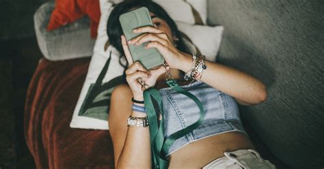 3 Zodiac Signs Who Stay Silent In The Group Chat