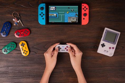 8Bitdo Zero 2 è un mini controller Bluetooth grande quanto un portachiavi