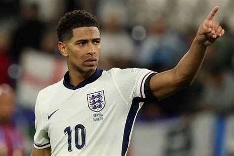 El Motivo Por El Que Inglaterra Esconde La Estrella De Campeón Del