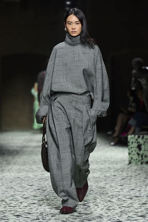 Low Waist Fall 2023 Fashion Trend The Impression