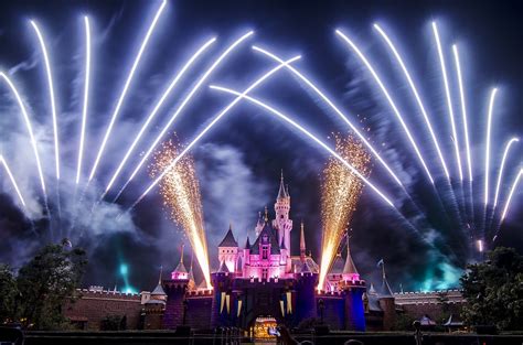 Fireworks At Hong Kong Disneyland Fireworks In Front Of Sl Flickr