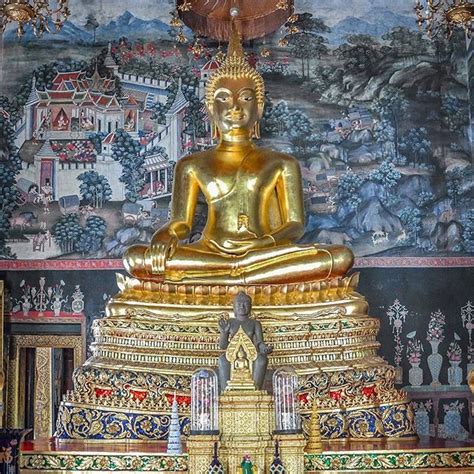 Pin By Pakkatus Proms On หิ้งพระ Statue Buddha Statue Buddha