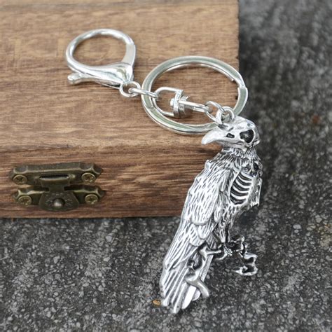 Gothic Raven Skull Keychain Punk Rock Crow Skeleton Key Holder