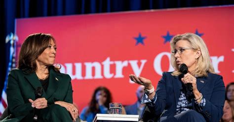 해리스 공화당 표 얻으려 리즈 체니와 유세…트럼프 그는 전쟁광