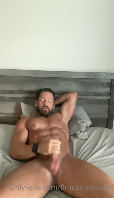 Ripped Hunk Jerks Till He Cums Thisvid Com