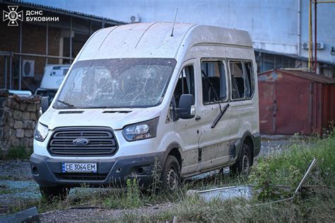 У Чернівцях загинули чотири людини через уламки російських цілей Читайте на Ukr Net