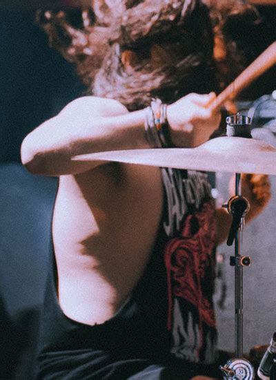 grid layout with motion hover effect codrops