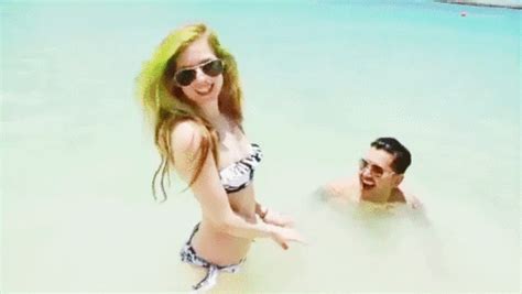  Swimming Pool Couple Woman Animated  On Er By Moghma