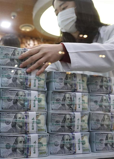 경기침체 우려에 금리인상 종료 기대감원·달러환율 13098원 개장 아주경제