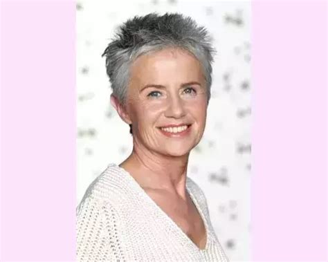 21 Greatest Long Pixie Cuts For Women Over 60 With Style 41 Off
