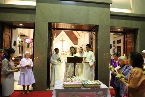 ฉลองแม่พระถวายพระกุมารในพระวิหารวัดพระแม่สกลสงเคราะห์ บางบัวทอง