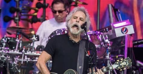 Celebrate Bob Weir S 76th Birthday With 20 Career Spanning Performances Watch