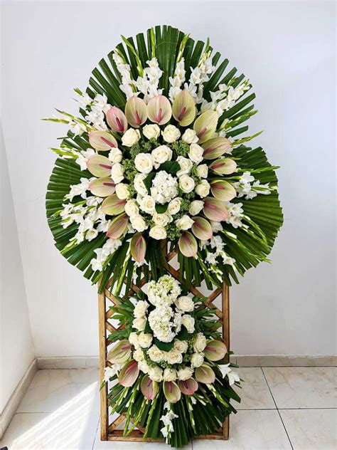 آموزش گل آرایی پایه گل ترحیم دو طبقه گلترنت ، مدرسه آنلاین گل آرایی ایران با ارایه مدرک