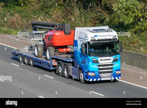 Telehandler On Ws Transporter Low Loader Haulage Delivery Trucks Lorry