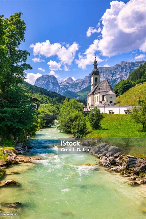 람사우 국립공원 베르히테스가데너 랜드 어퍼 바이에른 독일에 있는 성 세바스티아 교구 교회 독일 의 성 세바스찬 교구 교회의 다채로운 전망 람사우 베이 베르히테스가덴 0명에