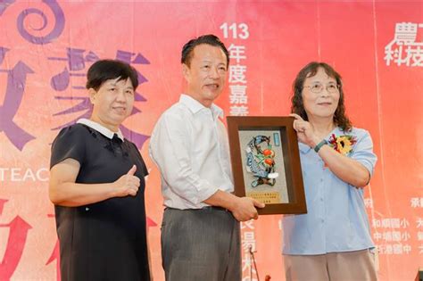 嘉義縣師鐸獎得主 跨性別教師黃明真獲肯定 生活 中時