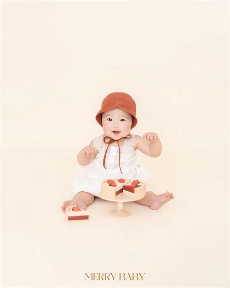 우주최강 깔끔 아기사진 메리베이비 딸기랑 상큼하게 🍓 메리베이비 위례아기사진 딸기컨셉 돌촬영 Instagram