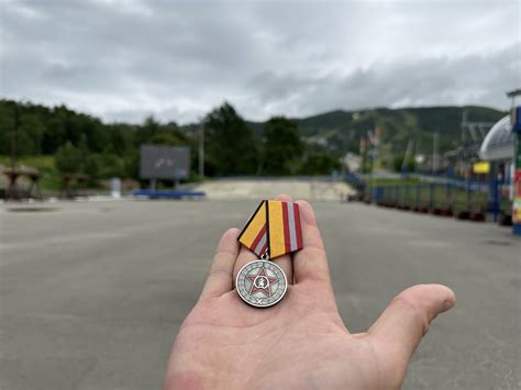 Машинист отдела канатных дорог награжден медалью за мужество и отвагу — Горный воздух