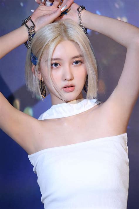 Pin By Mio On Kim Gaeul Rambut Blonde Blonde Hair Beauty