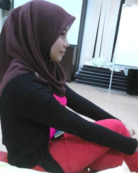 Galeri Dewasa Bugil Ngentot Seks Jilbab Manis Cium Kontol