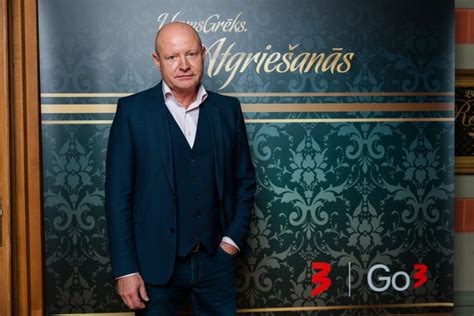 Aizvadīta seriāla UgunsGrēks Atgriešanās pirmās epizodes noskatīšanās ballīte Dzeltenais lv