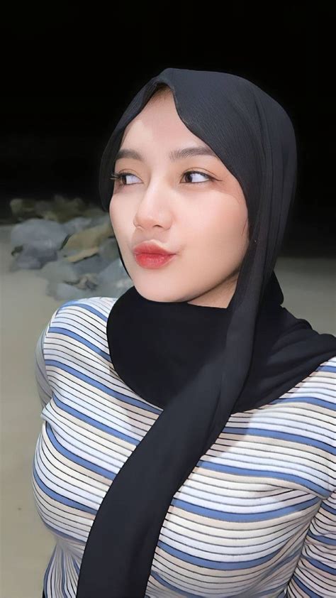 Tobrut Hijab 🥵
