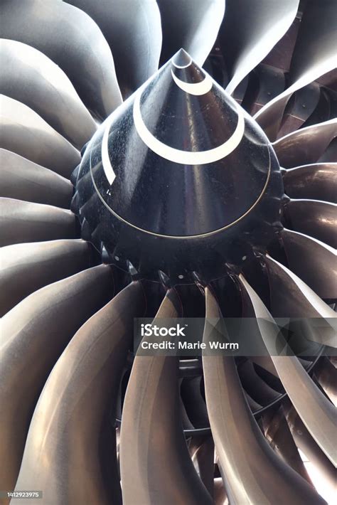 나선형 블레이드가있는 비행기 프로펠러 제트 엔진의 클로즈업 항공우주 산업에 대한 스톡 사진 및 기타 이미지 항공우주 산업