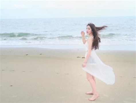 รวมชุดว่ายน้ำดารา ไม่ต้องโชว์ ก็น่ามองมากกกกก Ladyissue เว็บรีวิวเครื่องสำอาง ชุมชนผู้หญิง ฮา