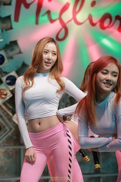 의상이 섹시하고 핫한 식스밤~  인스티즈 Instiz 이슈 카테고리