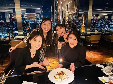 和泉佑三子さんのインスタグラム写真 和泉佑三子instagram「大人女子会🥂新年会 お喋りって何でこんなに楽しいのでしょう👐🏻 私の心から尊敬する女性達🫶 と、大好きな映画 Sex