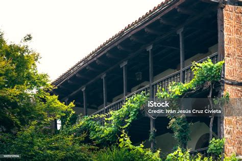 산 틸 라 나 데 마 칸타브리아 스페인에서에서 아름 다운 중세 마 건물 외관에 대한 스톡 사진 및 기타 이미지 건물 외관 건축 경관 Istock