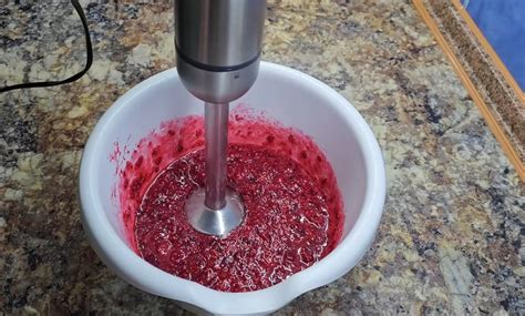 Сурово сладко от малини Перфектно на консистенция по вкусно и по здравословно от това с варене