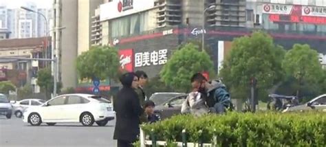 街头实验绑架小孩 路人熟视无睹手机凤凰网