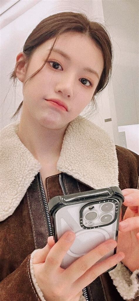 고윤정 배경화면 고화질 Z플립4 내공 100 지식in