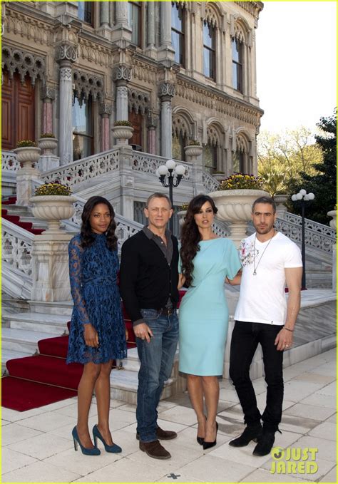 Daniel Craig Skyfall Turkey Photo Call Photo 2655351 Daniel Craig Naomie Harris Sam
