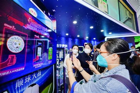 “数字牛奶”点亮“乌镇时间”！伊利开启数字化转型新未来 从线上体验专区“数字穿越milky Way”，一键穿越牛奶星河；到线下伊利元宇宙互动