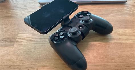 Ps4 Controller Iphone 12 Mini Mount V2 By Oliver Xie Download Free Stl Model