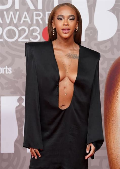 Yinka Bokinni Expsoed Her Tits In Deep Cleavage 11 Photos The Fappening