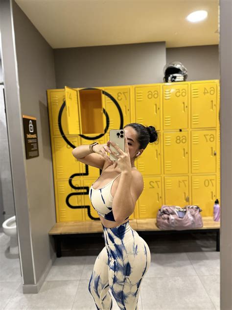Selfie At The Gym Rlegssfw